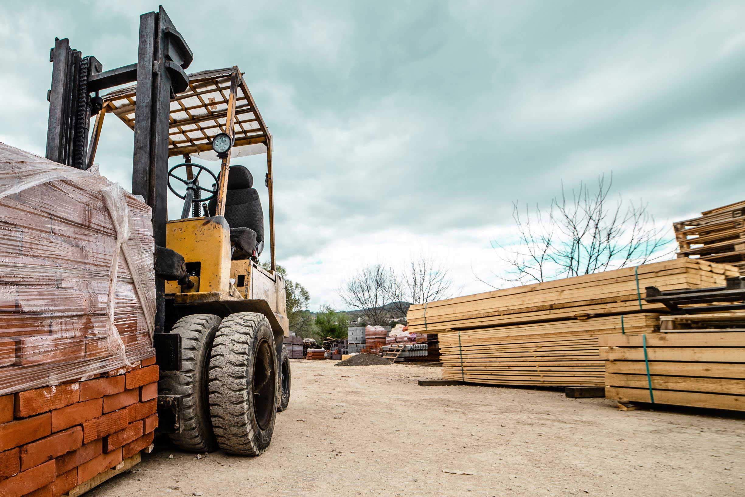 Find the Best Deal on an All-Terrain Forklift - Industrial Forklift Truck