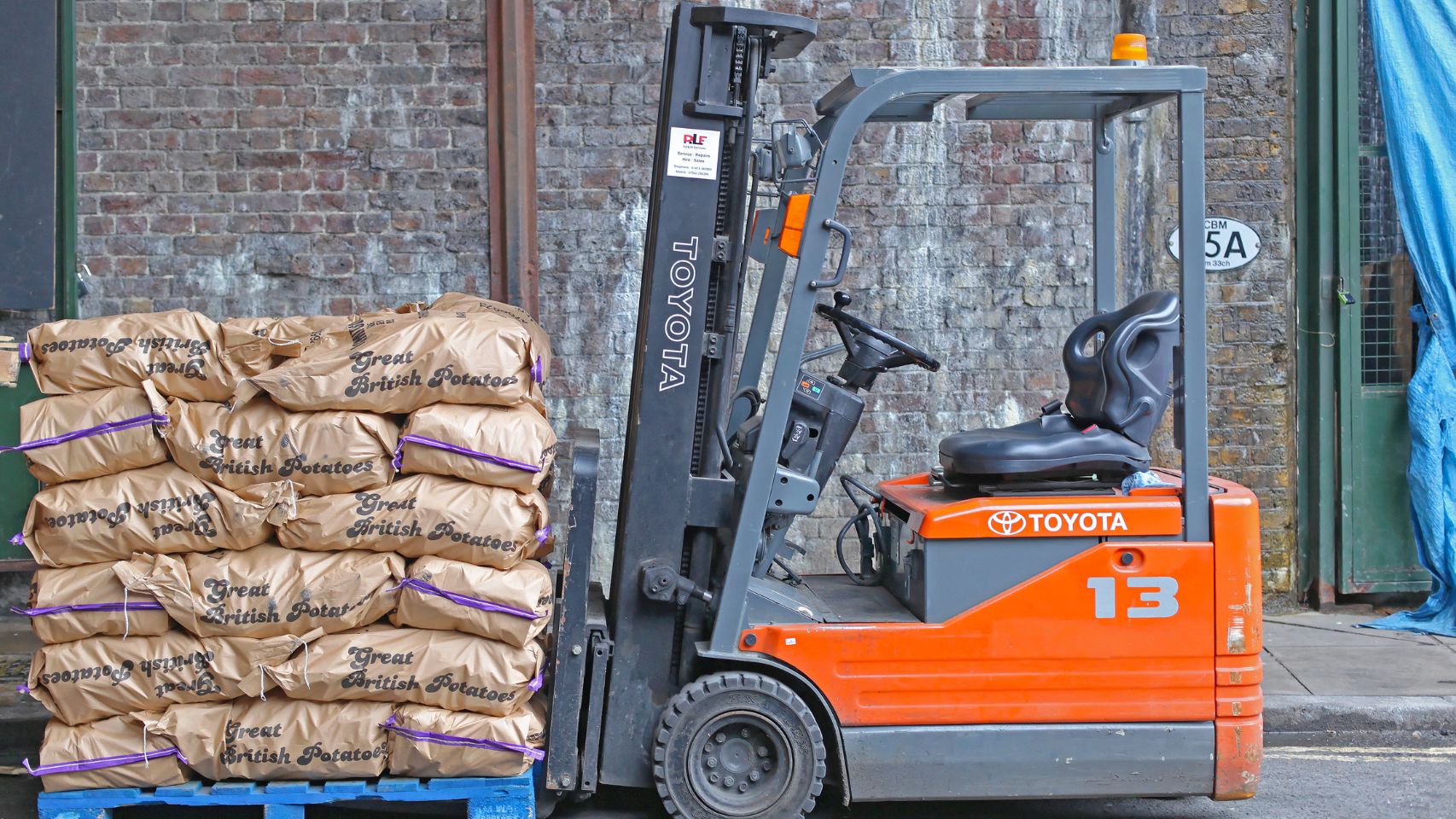 What Is a Forklift Load Center? - Industrial Forklift Truck